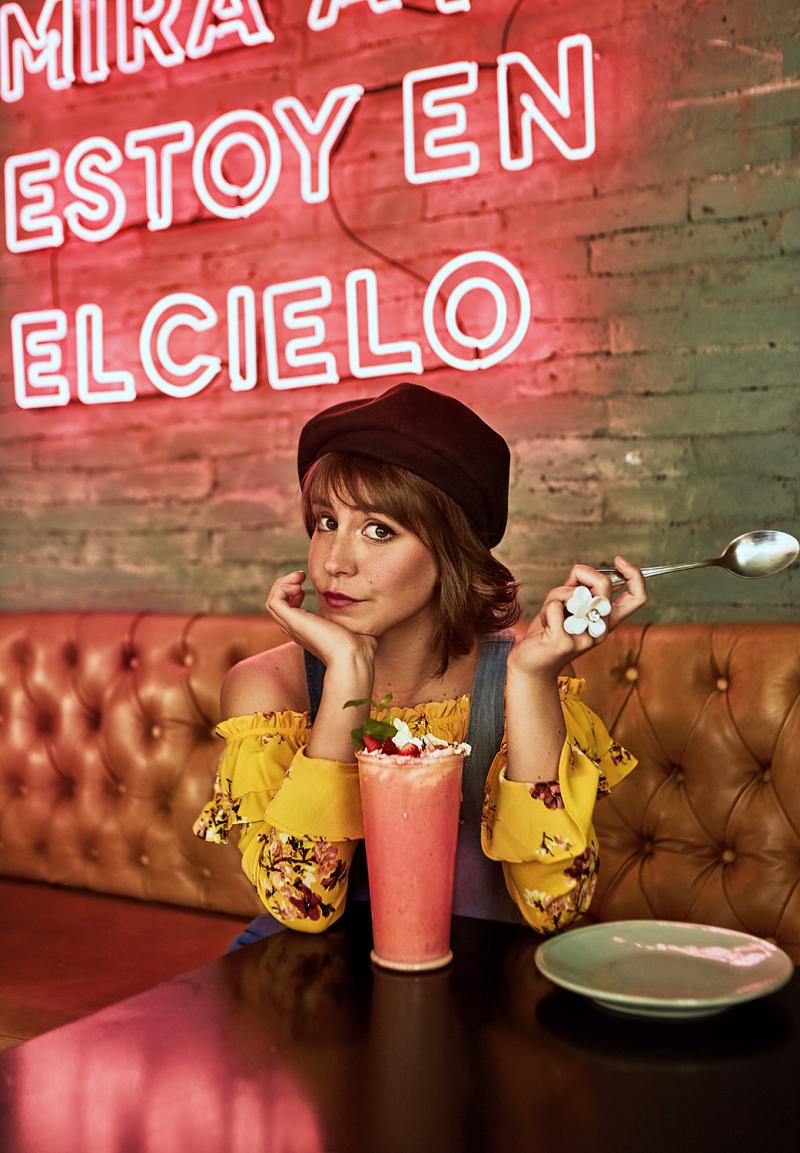 FOTOS: Antonia Aldea sorprende con su faceta más juguetona y fashion ...