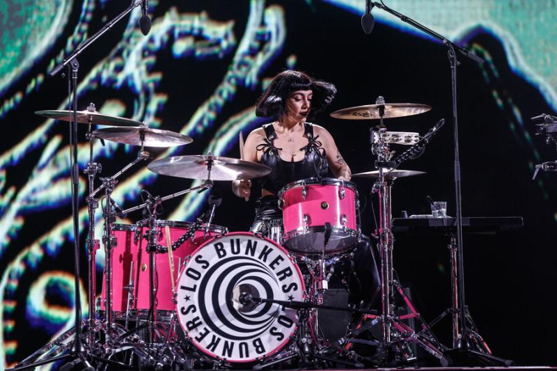 Quién es Cancamusa, la baterista de Los Bunkers en Viña 2024 | 13.cl Quién es Cancamusa, la baterista de Los Bunkers en Viña 2024 | 13.cl