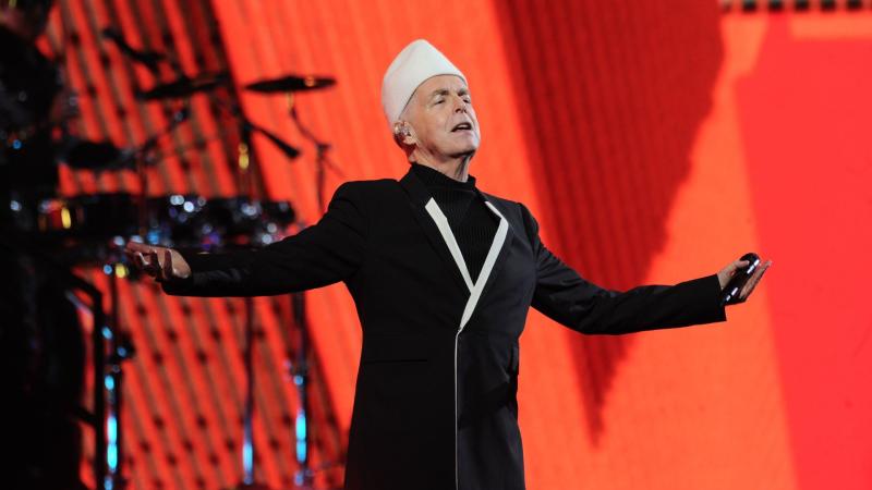 Redes recuerdan a Adam Levine en medio de show de Pet Shop Boys