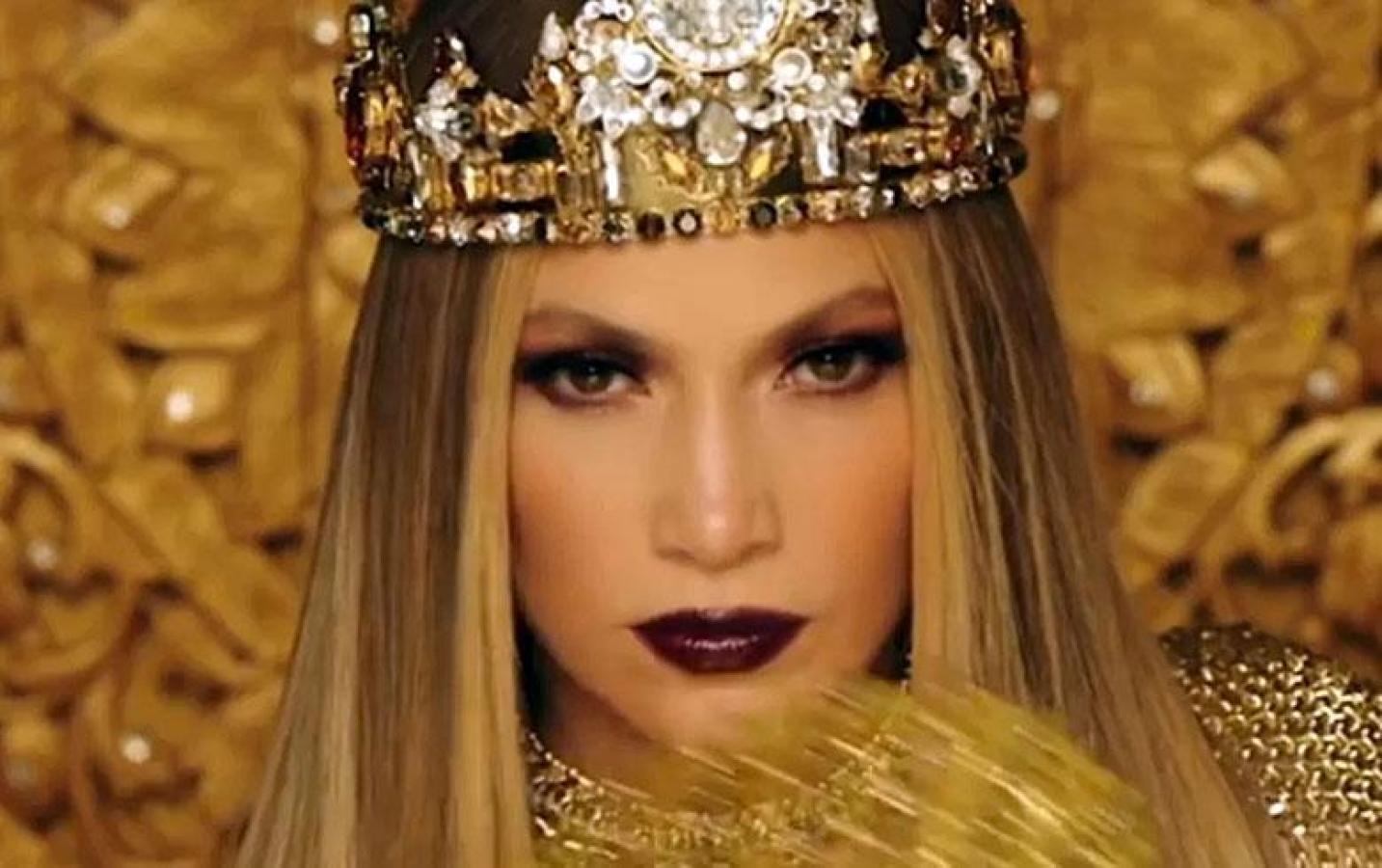 Jennifer Lopez alza la voz por las mujeres sin anillo