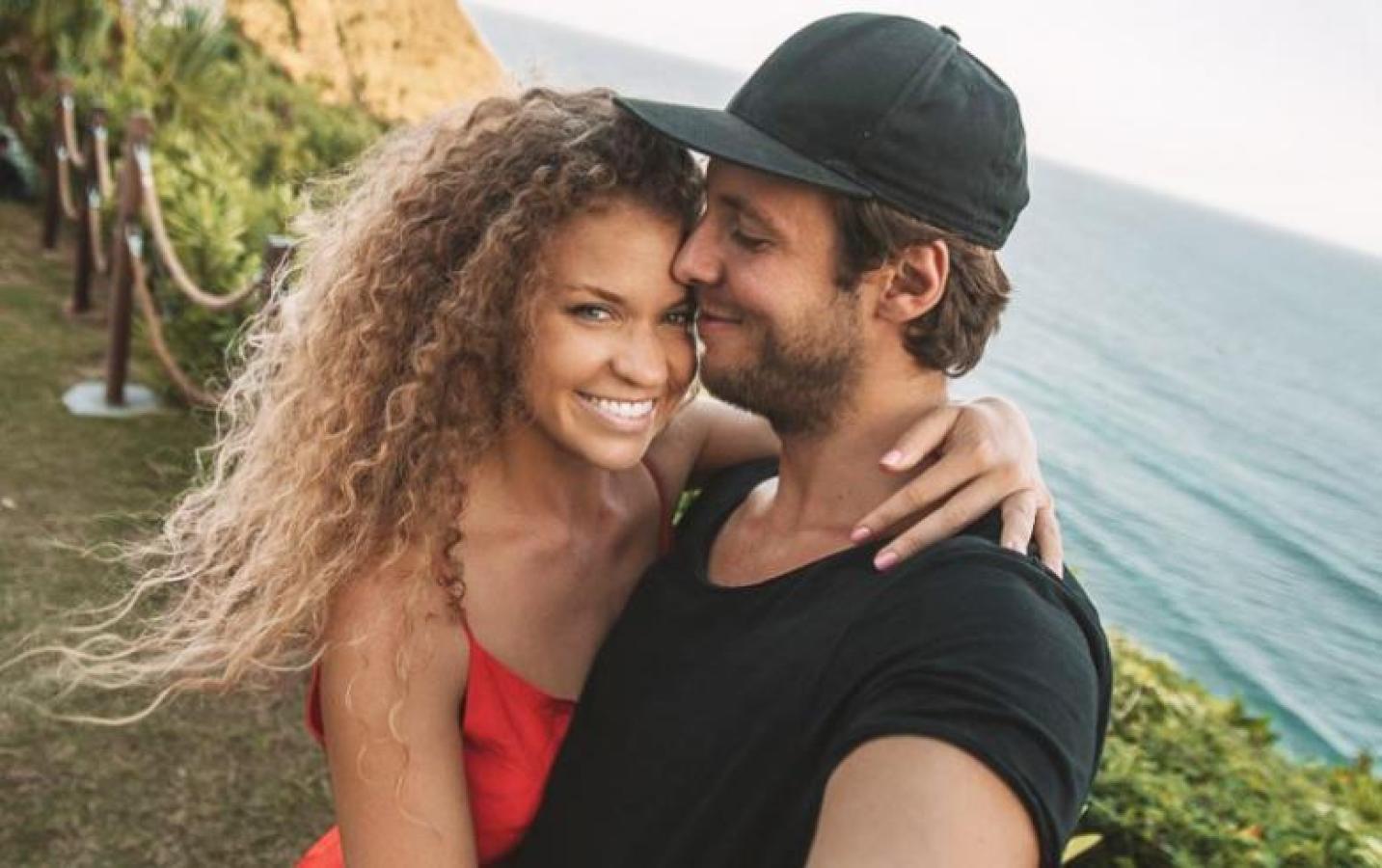 Famosos youtubers de viajes mueren tras caer por una cascada en Canadá