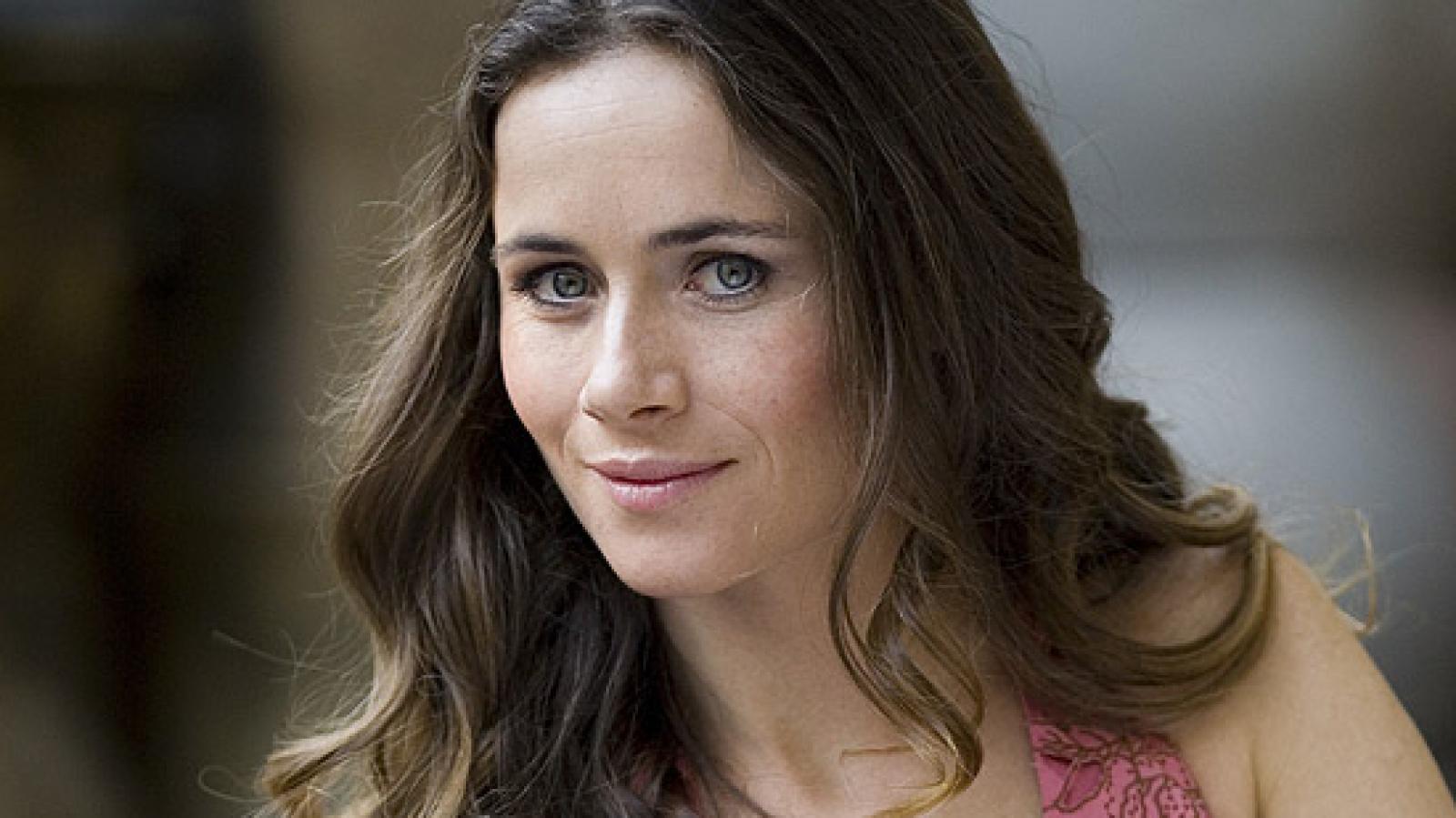 “Nada que hacer con la genética”: Amaya Forch encanta posando junto a ...