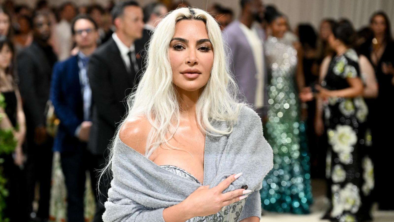 Look de Kim Kardashian en la Met Gala 2024 desató una ola de burlas en ...