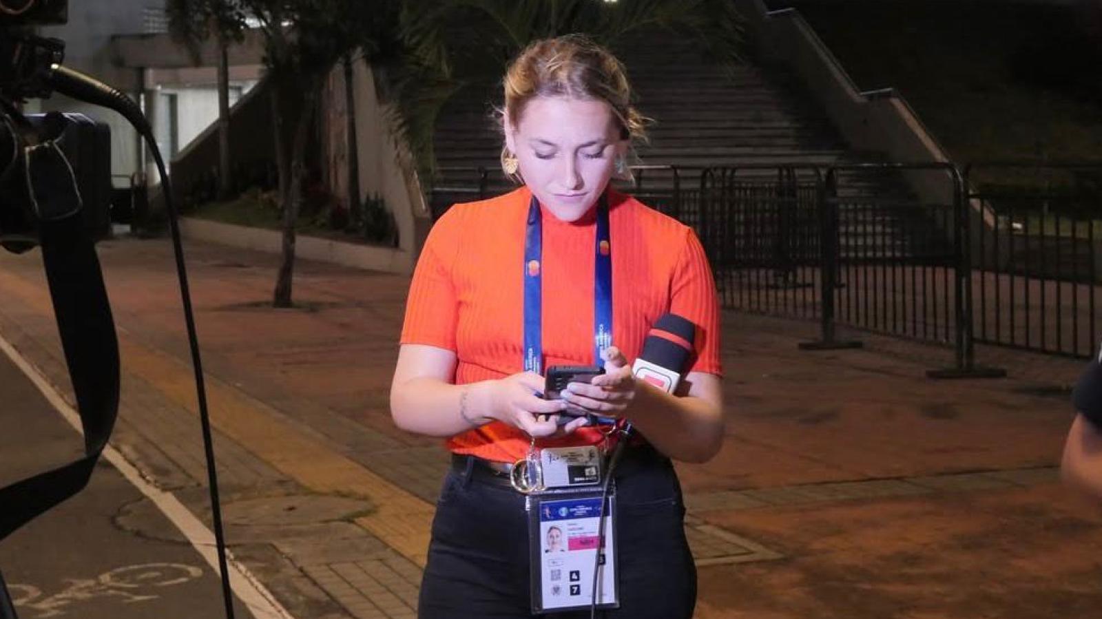 Conocida periodista chilena publica románticas fotos con destacada ...