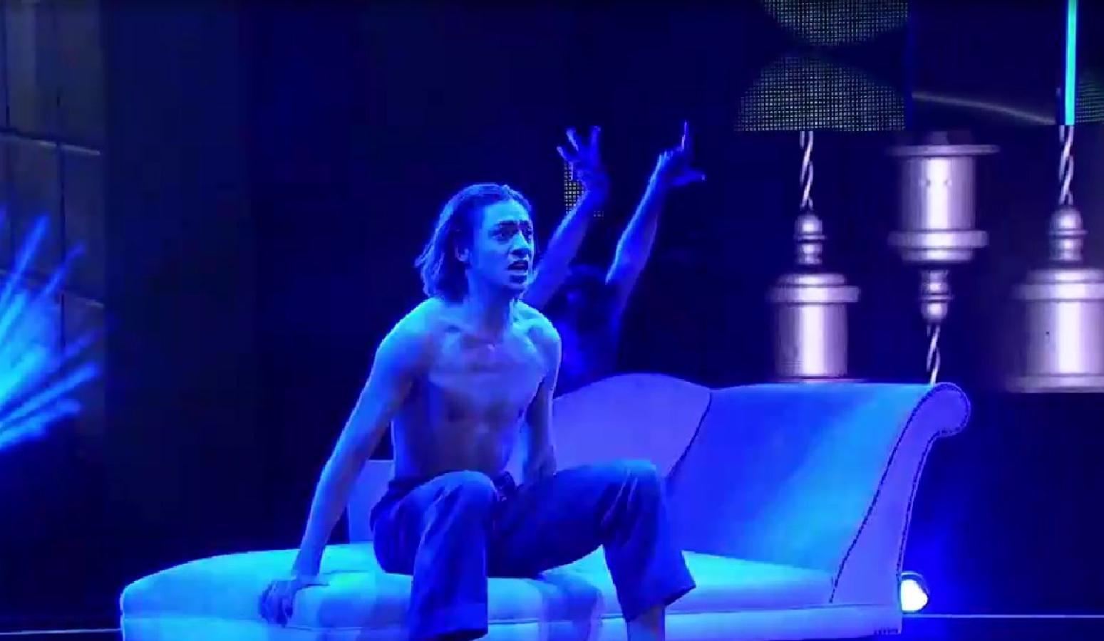 Emmanuel Torres fue aplaudido por el jurado por su baile "Parálisis del ...