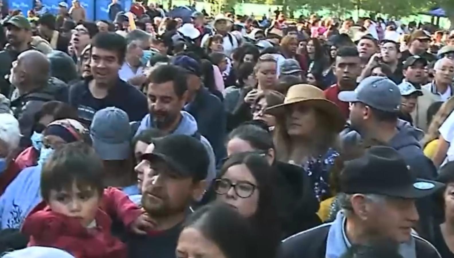 Leda Bergonzi: 7 mil feligreses generan caos en nueva visita de la ...