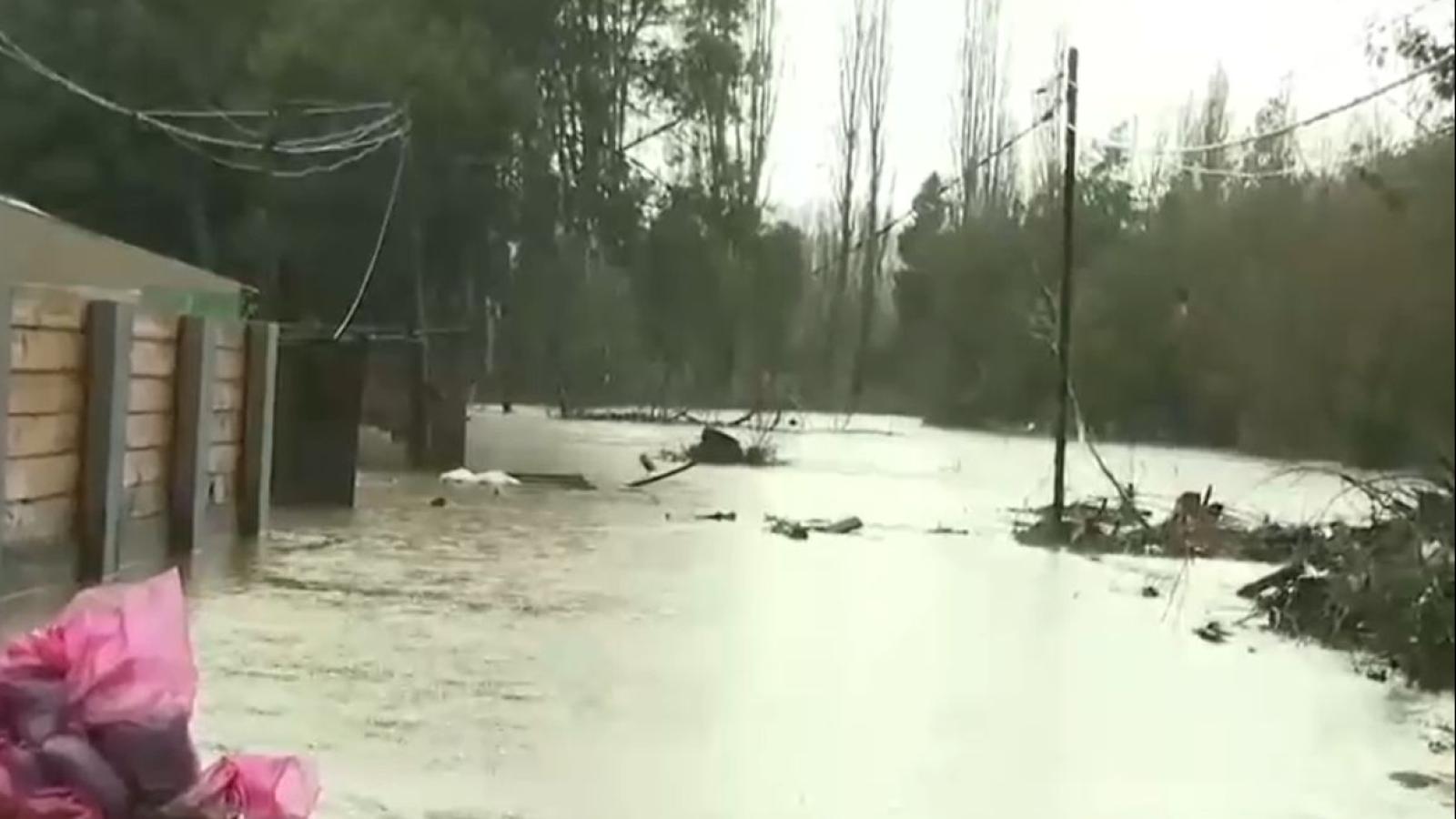 Desborde del Río Andalién provoca evacuaciones y alerta roja | 13.cl