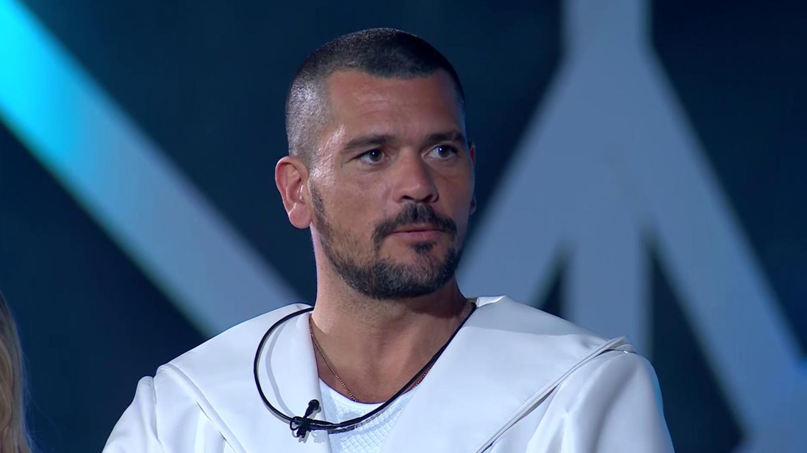 Smithxxxof book with assurance, Maci is easygoing, prompt,