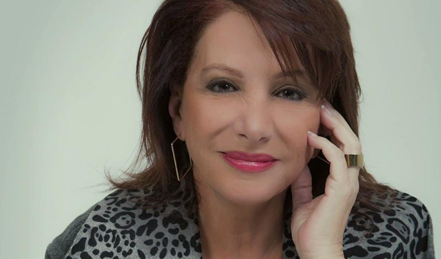 Hijo de Gloria Simonetti es ahora rector de universidad chilena