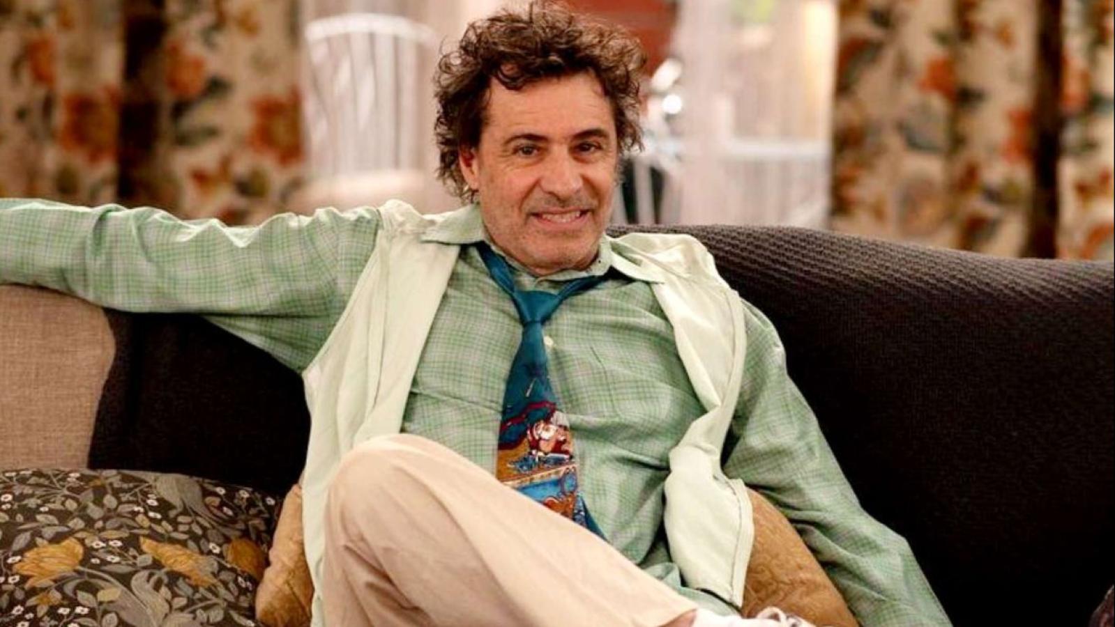 Mira cómo lucía Fernando Larraín en su debut actoral en Semidiós