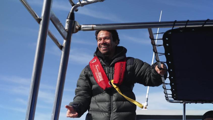 Chapu disfrutó de las hermosas ballenas en la Caleta Chañaral de Aceituno