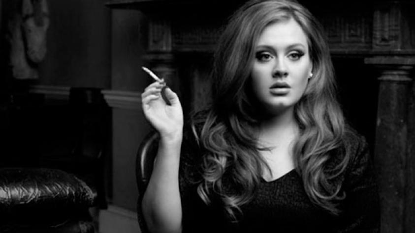 Adele pediría cigarros y alcohol en su camarín