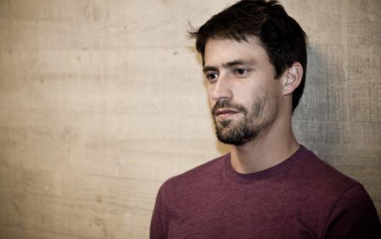 Thiago Correa muestra los bíceps